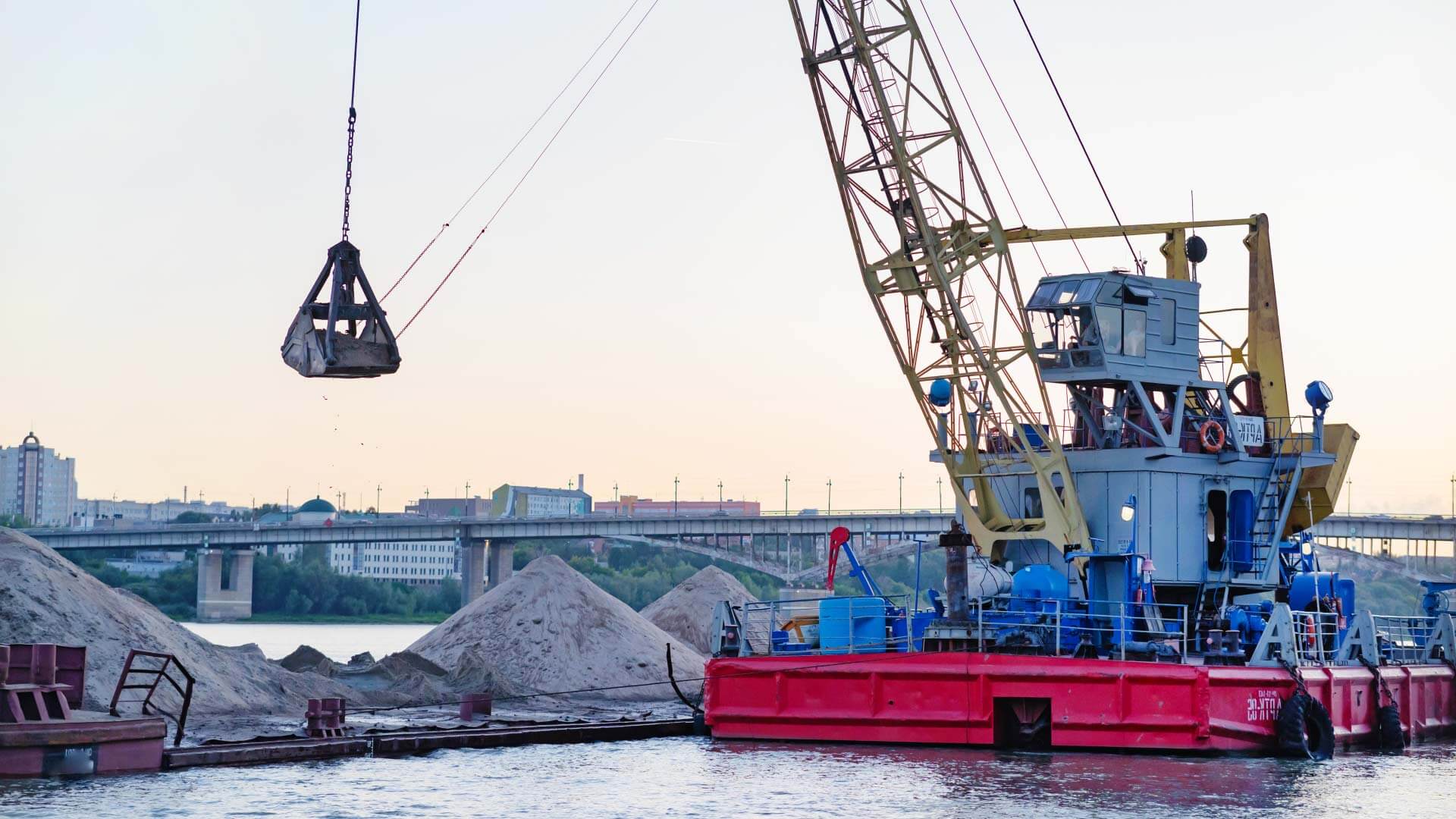 Mechanical Dredging: Equipment, Applications & Performance Insights